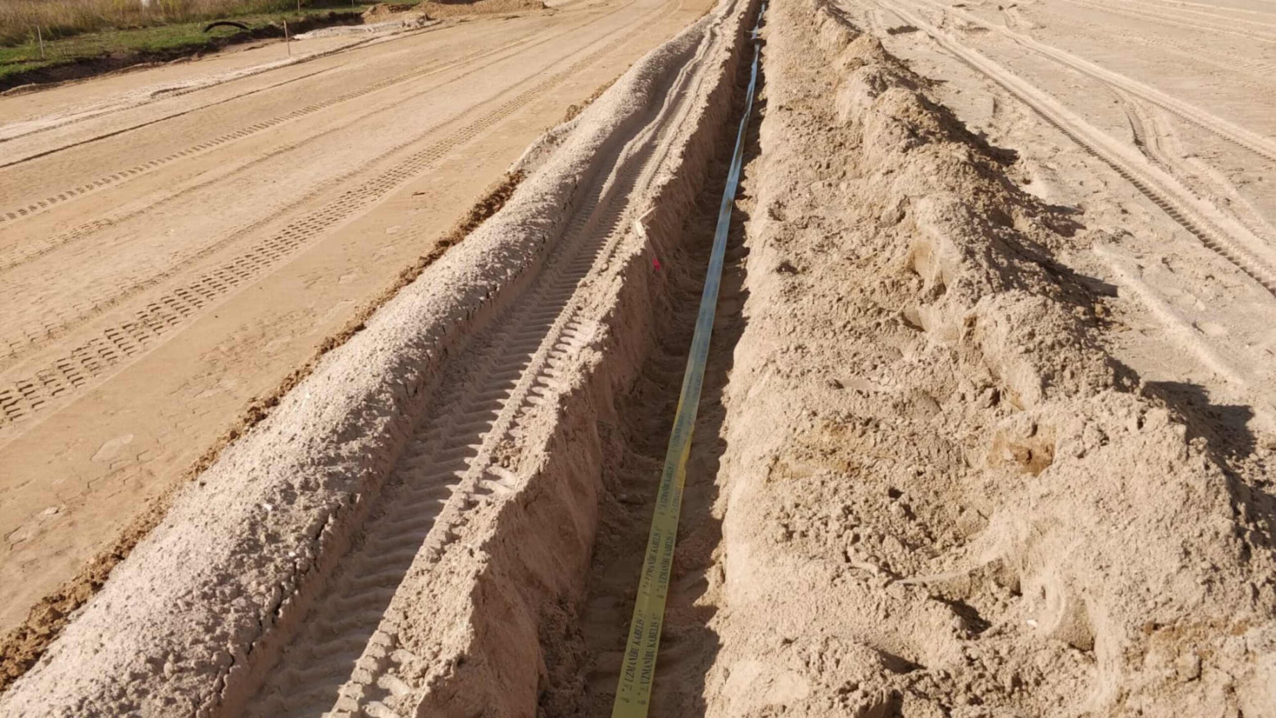 Intelligent transport system network (optical and electrical cables ...