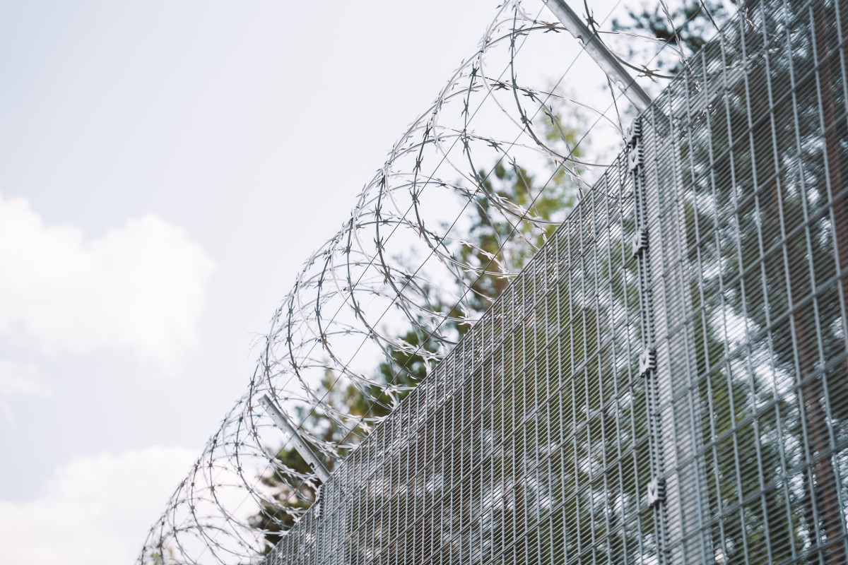 Design and construction of part of the Latvia-Russia border fence ...